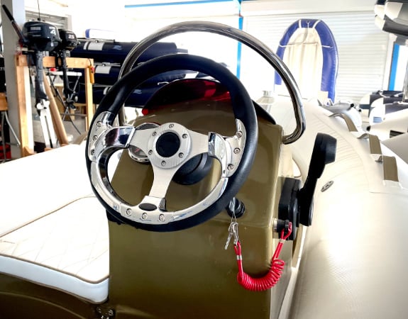 Boot Besturing – Watersportsonline.nl